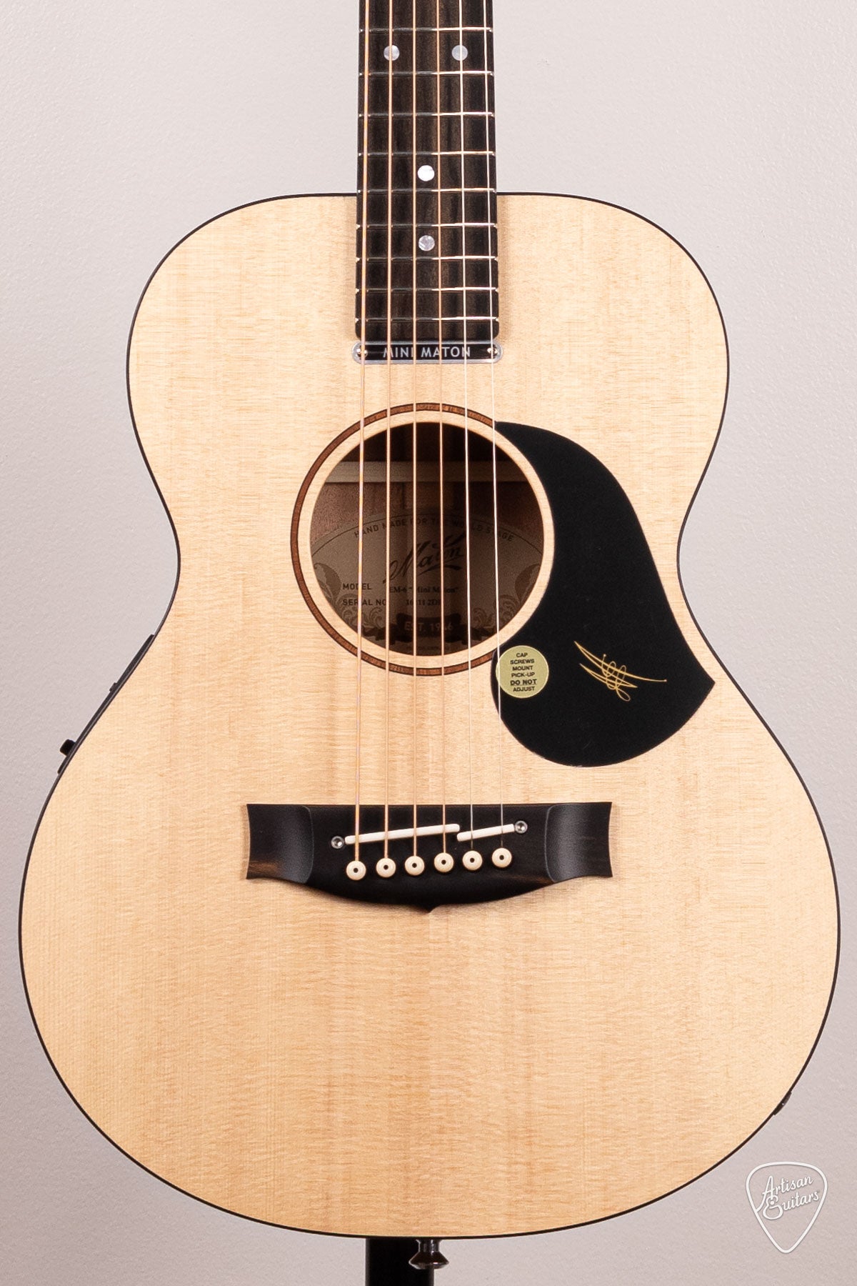 Artisan Guitars largest authorized US Maton Guitar dealer.