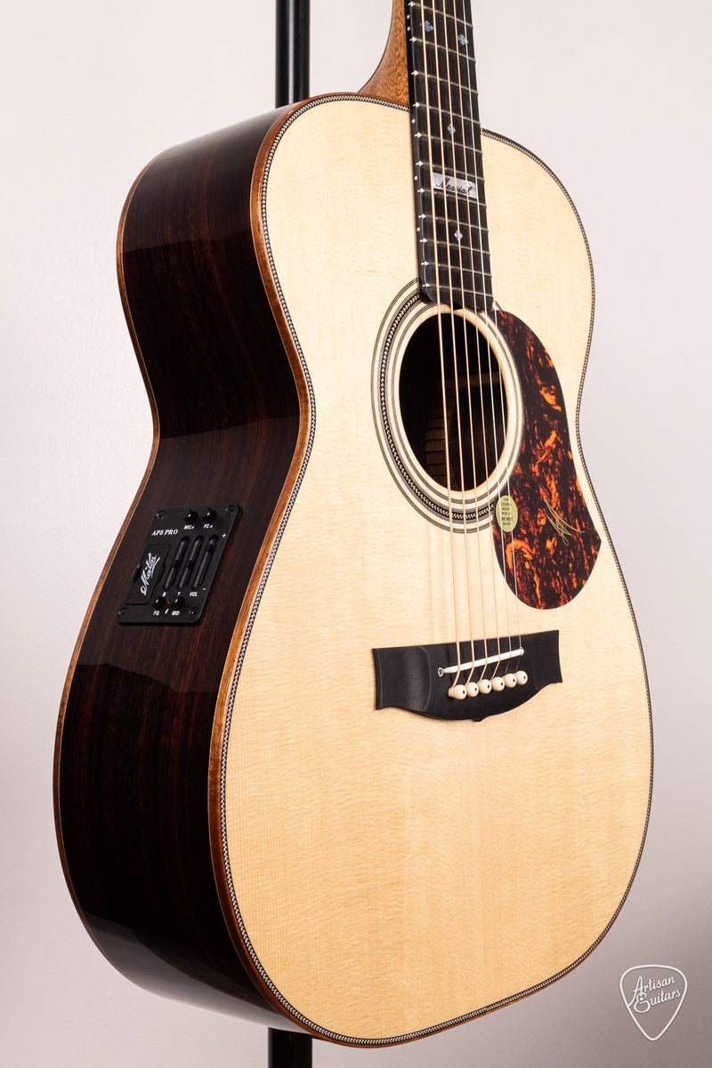 Artisan Guitars largest authorized US Maton Guitar dealer.