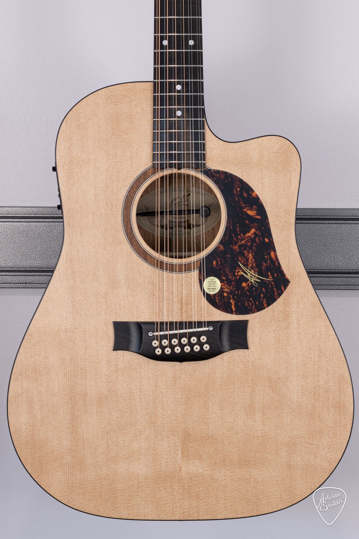 Artisan Guitars largest authorized US Maton Guitar dealer.