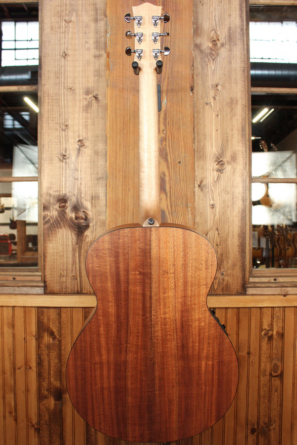 Maton SRS70J Sitka Spruce & Blackwood Jumbo w/ AP5 Pro | Artisan Guitars